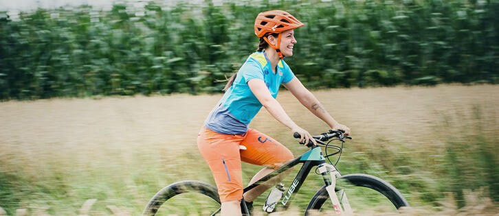 Fahrradkleidung: Fahrradtrikot und Fahrradhosen